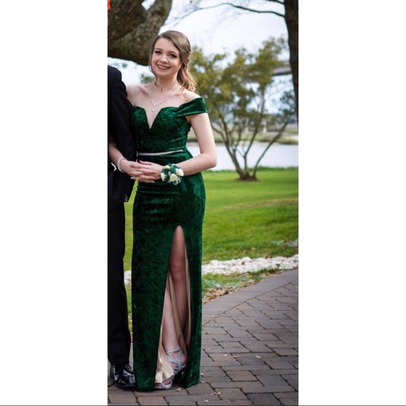 Dresses | Emerald Green Velvet Prom Dress | Poshmark